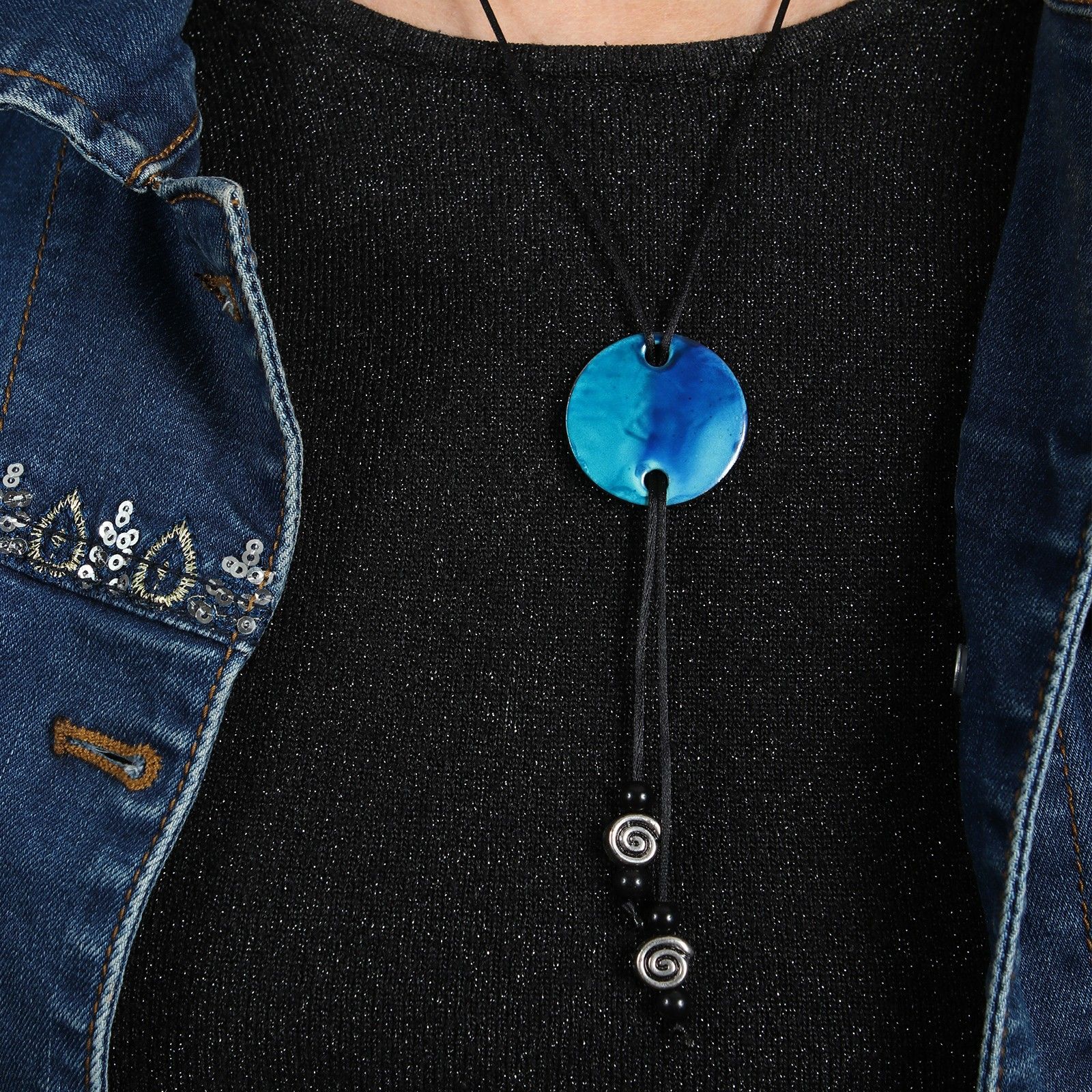 Colliers en porcelaine by Rachel Plantier